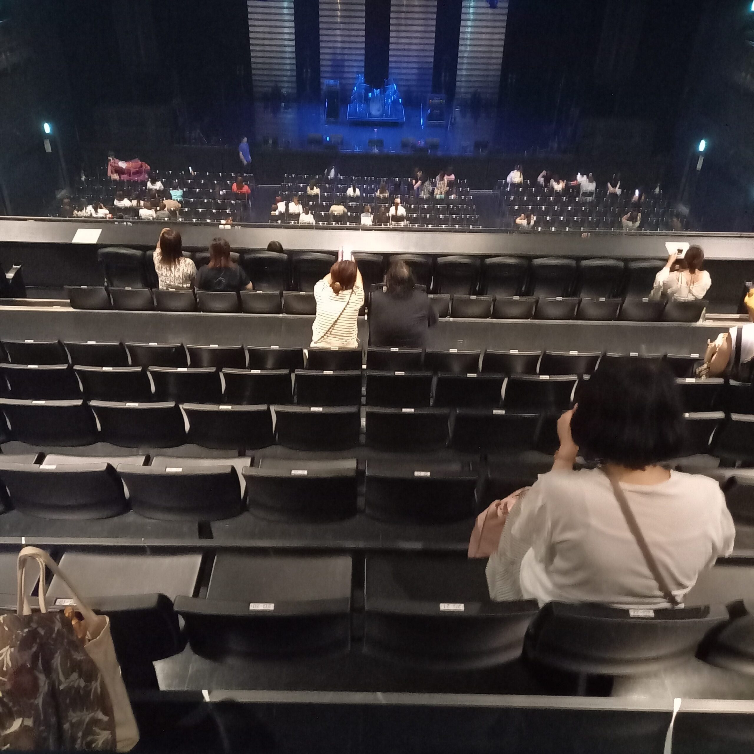 Zepp 羽田の座席と見え方は？2階席1階席とキャパ・コインロッカーも！ | Cherish time