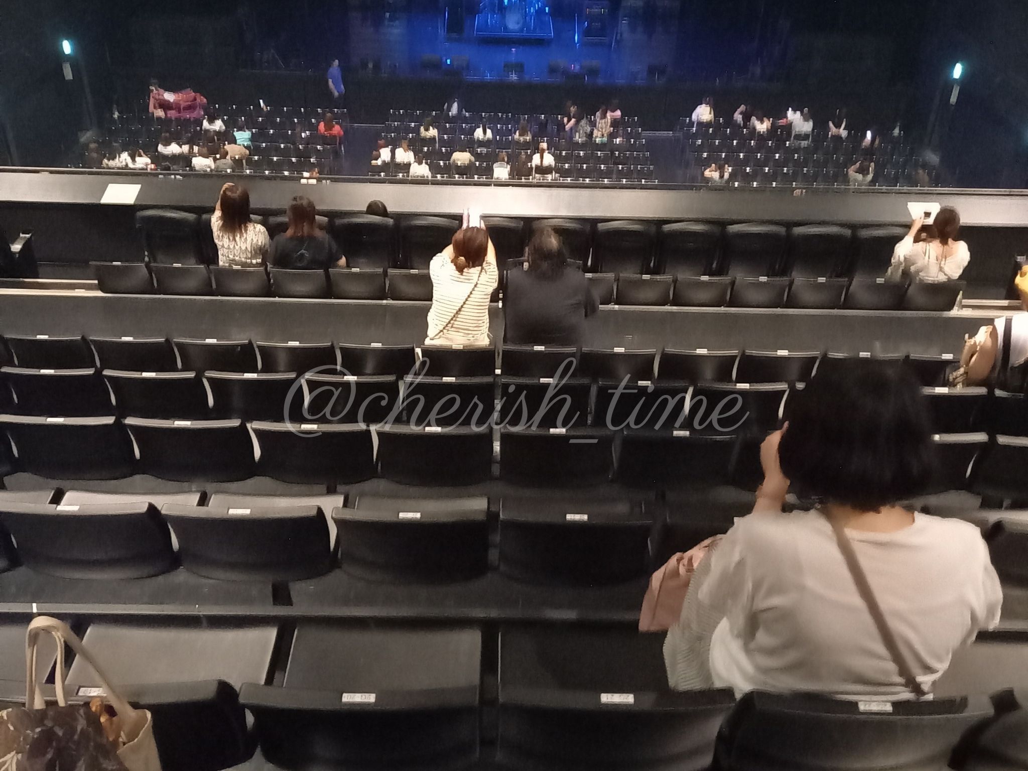 Zepp羽田の座席と見え方は？2階席1階席とスタンディングやキャパも！